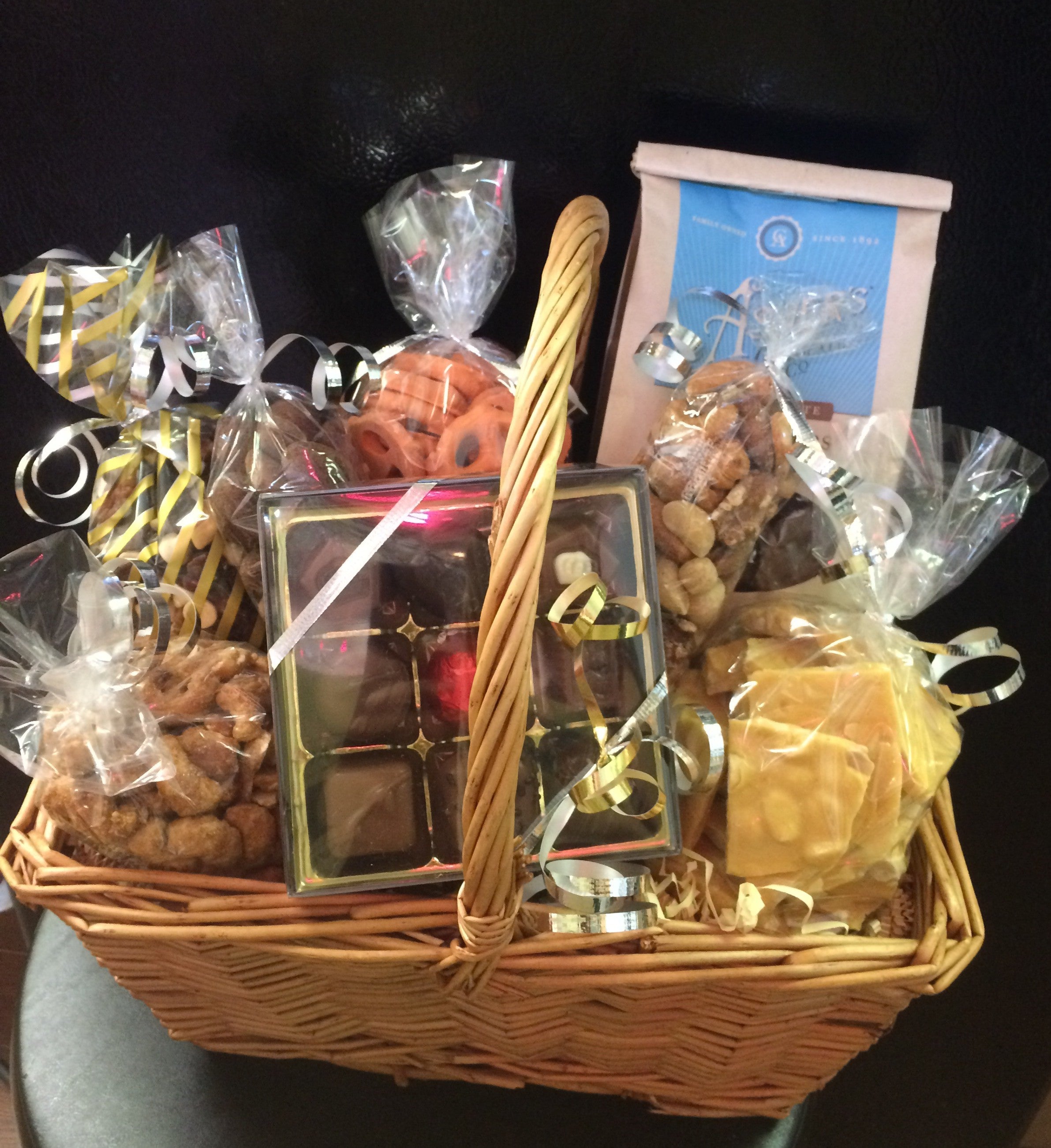 Traditional Basket – Evolution Candy